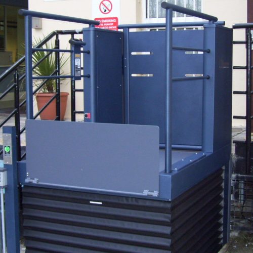 Wessex Platform Step Lifts LR800 - LR900 - LR1100 - Dolphin Mobility